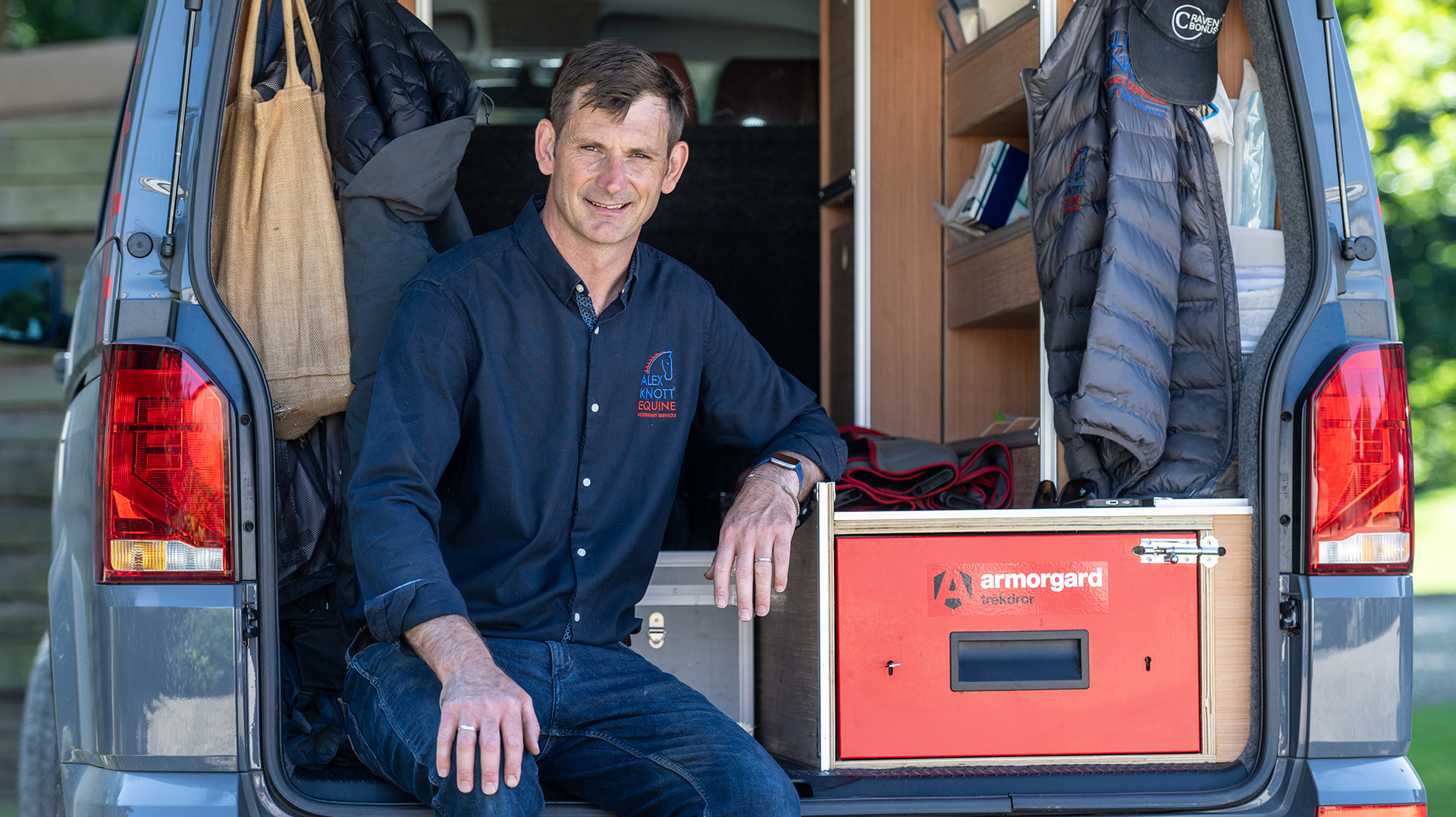 About Alex Knott MA VetMB MRCVS